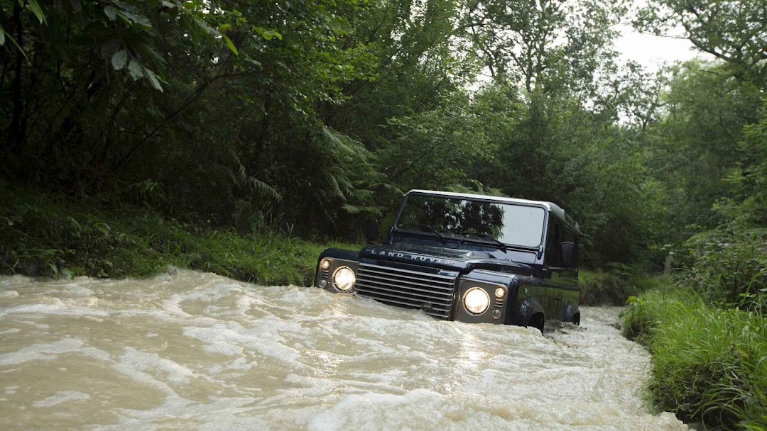 Land Rover Defender Off Road Wallpapers