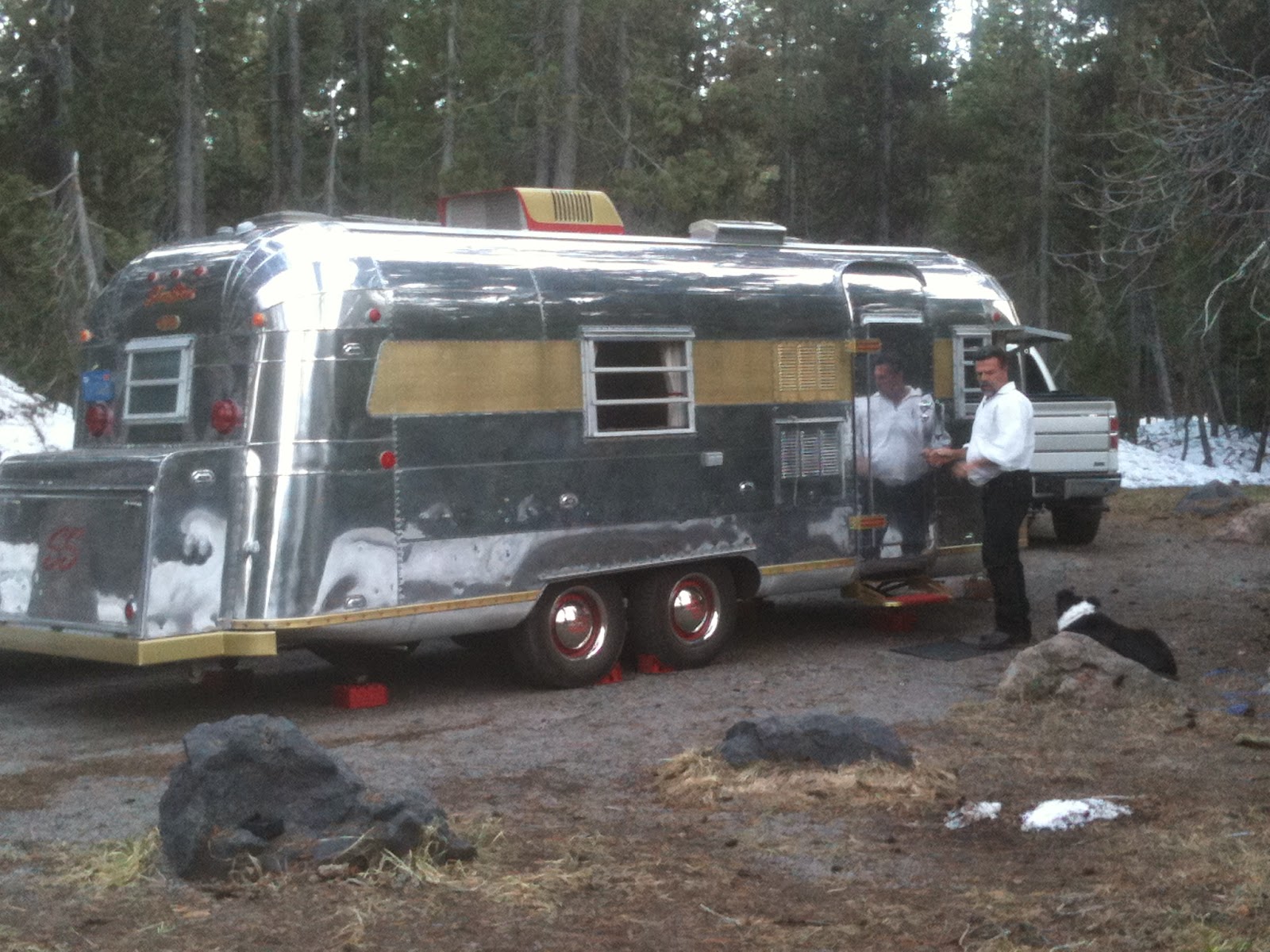 Silver Streak Travel Trailer: "I'm gonna make this Silver Streak shine!"