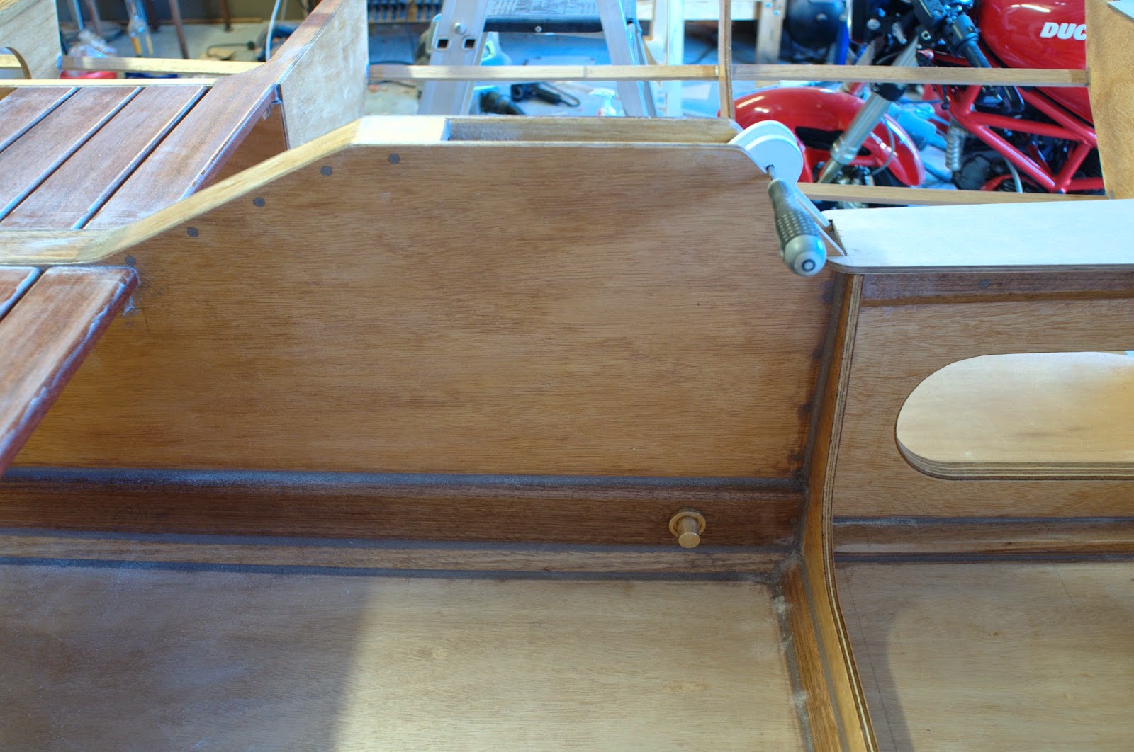Suzy's Blog: Inner gunwales, seat tops, and fillets