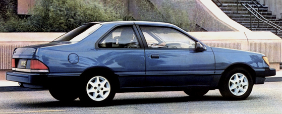Car Style Critic: The Aerodynamic Ford Tempo and Mercury Topaz
