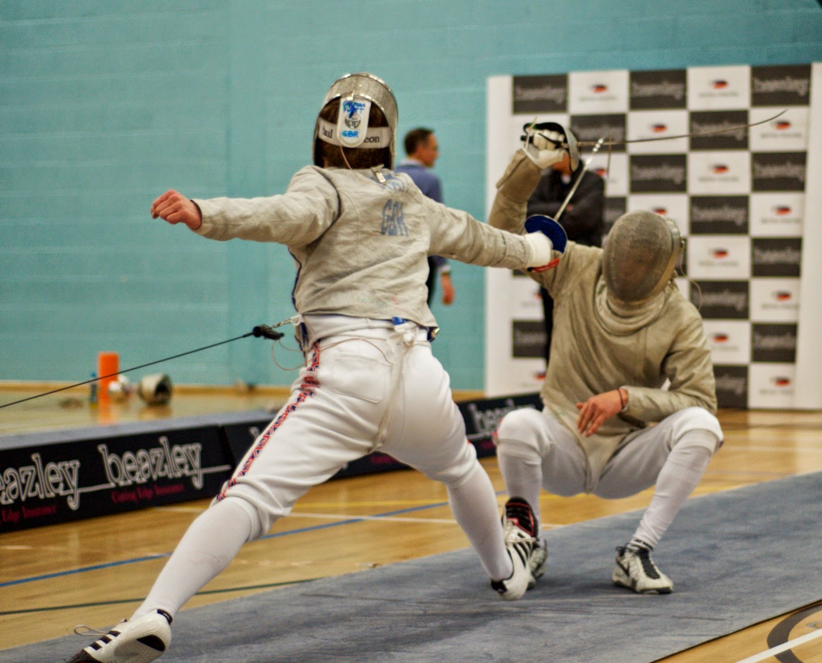The Plashing Vole: Fencing photography on a budget