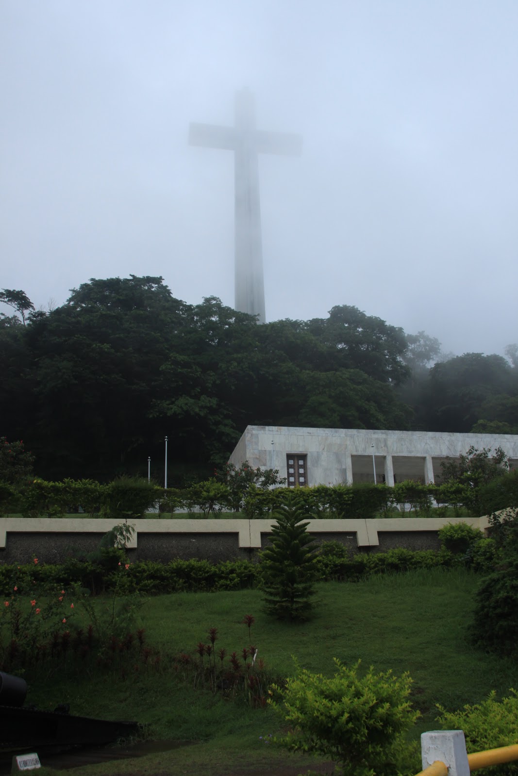 Stills and Glyphs: Pahinga Riverside Retreat House: the name says the Rest