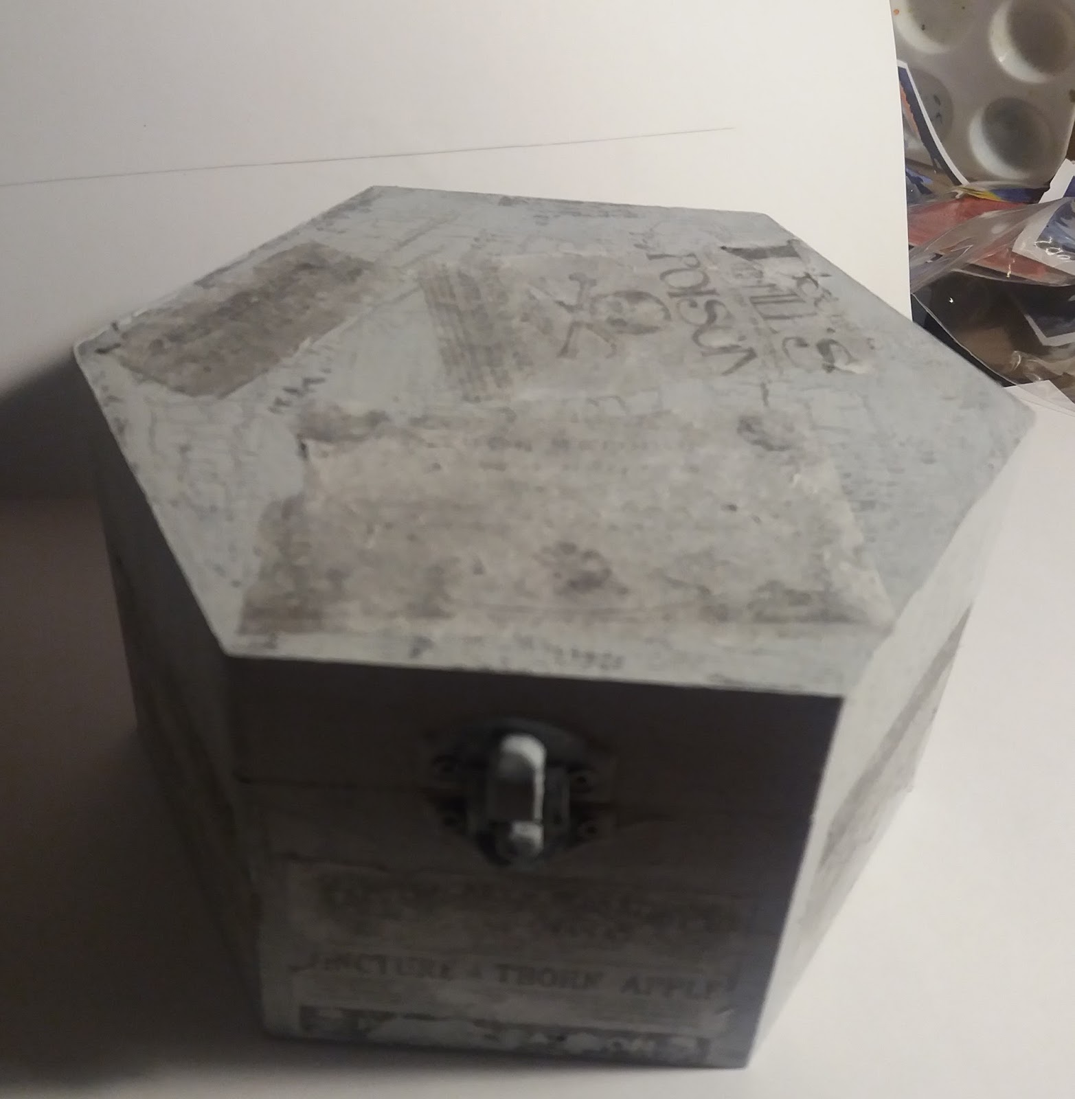 Evil Ednas world domination plans: Poison boxes and mango monsters