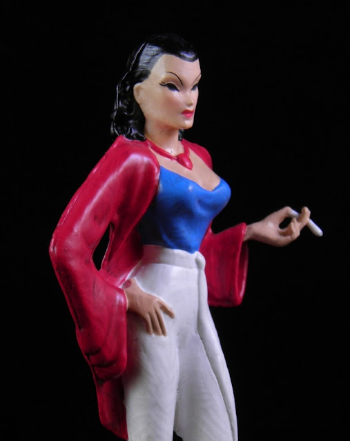 She's Fantastic: Classic Comic Character - DRAGON LADY Statue!