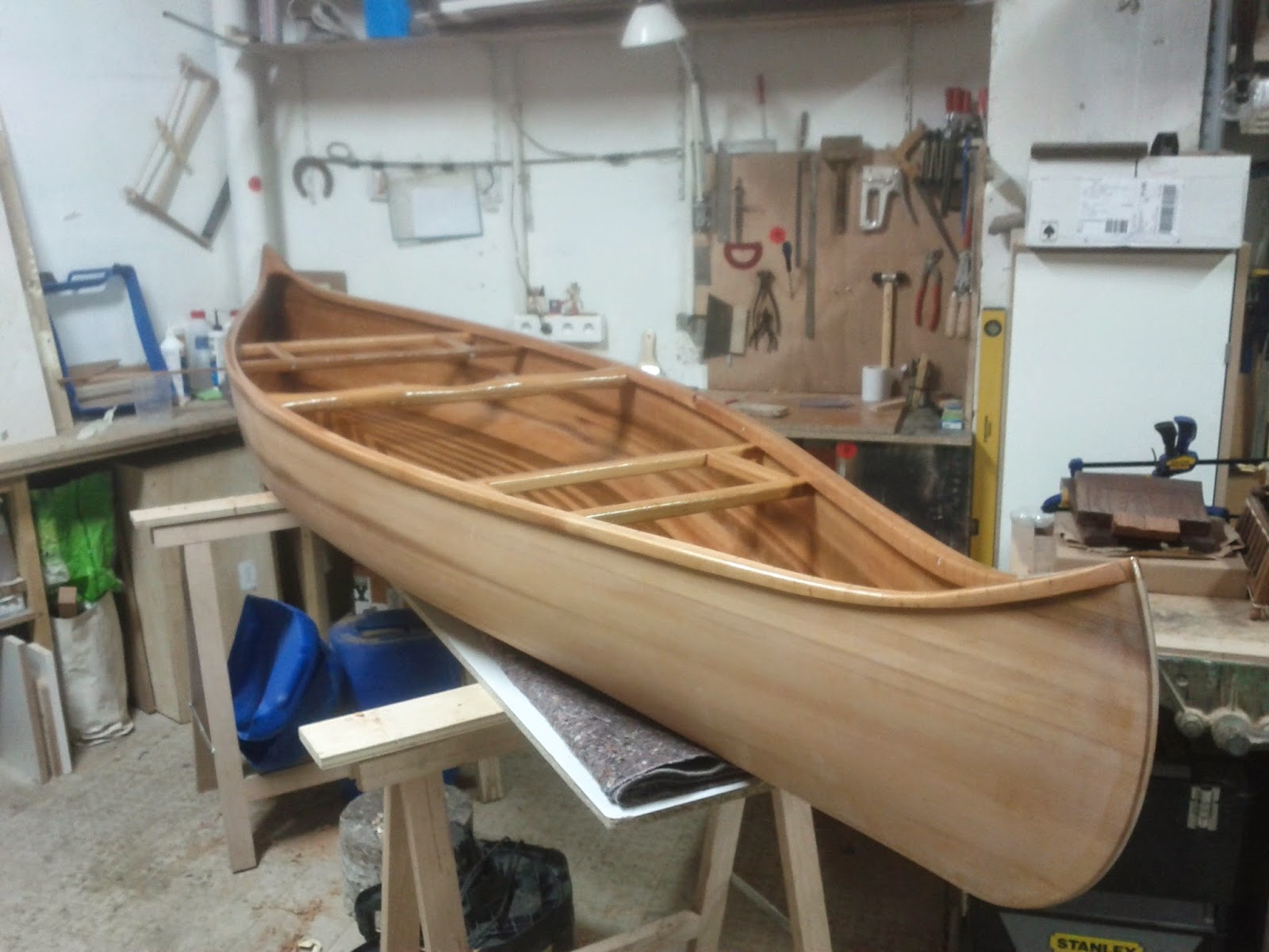 Alexandre agencement&mobilier: Canoë red cedar