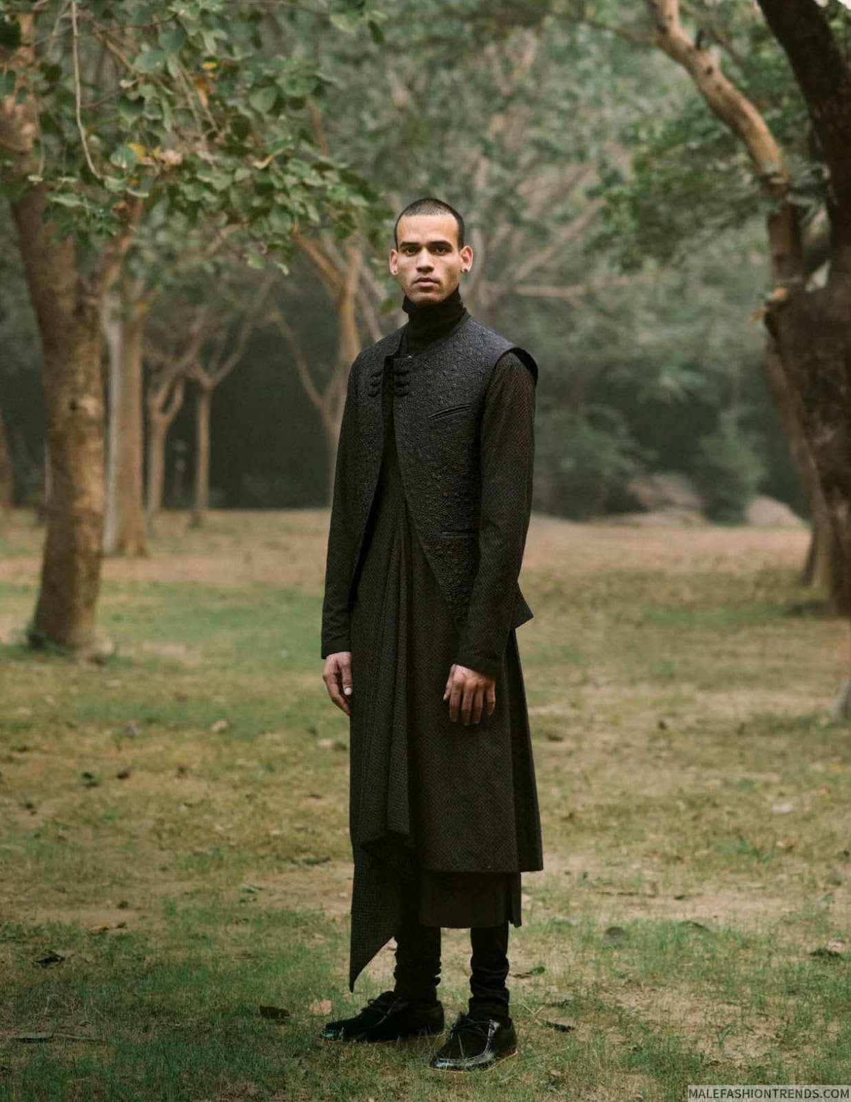 Bikramjit Bose captura looks tradicionales para GQ India