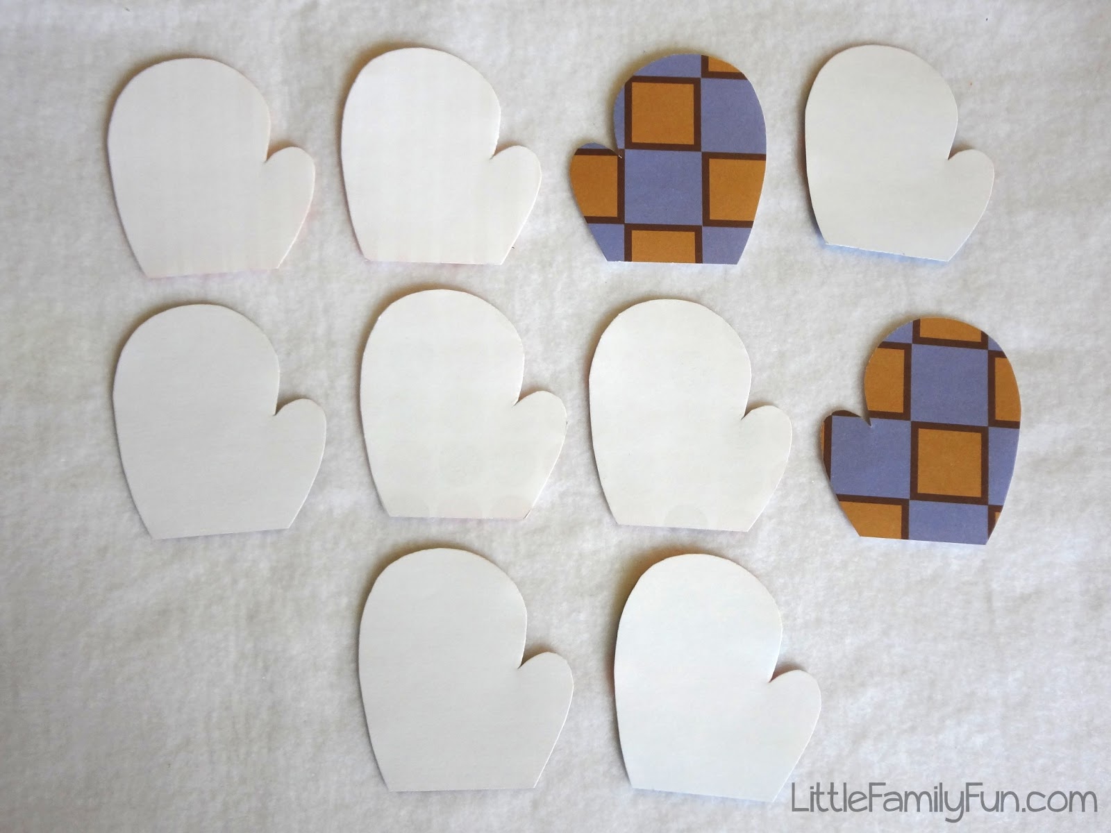 Little Family Fun: Mitten Memory Game