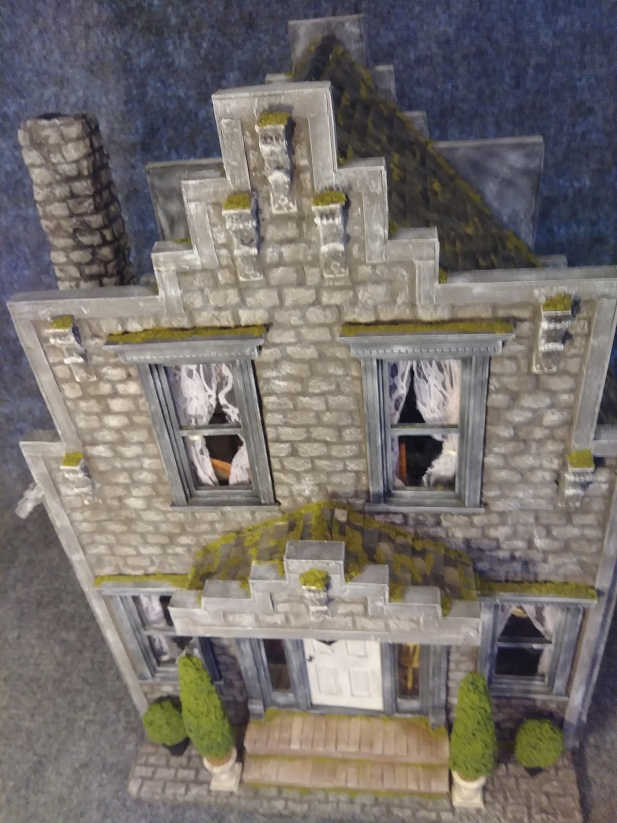 Greggs Miniature Imaginations- (Ever After Cottages): Gothic Stone Mansion