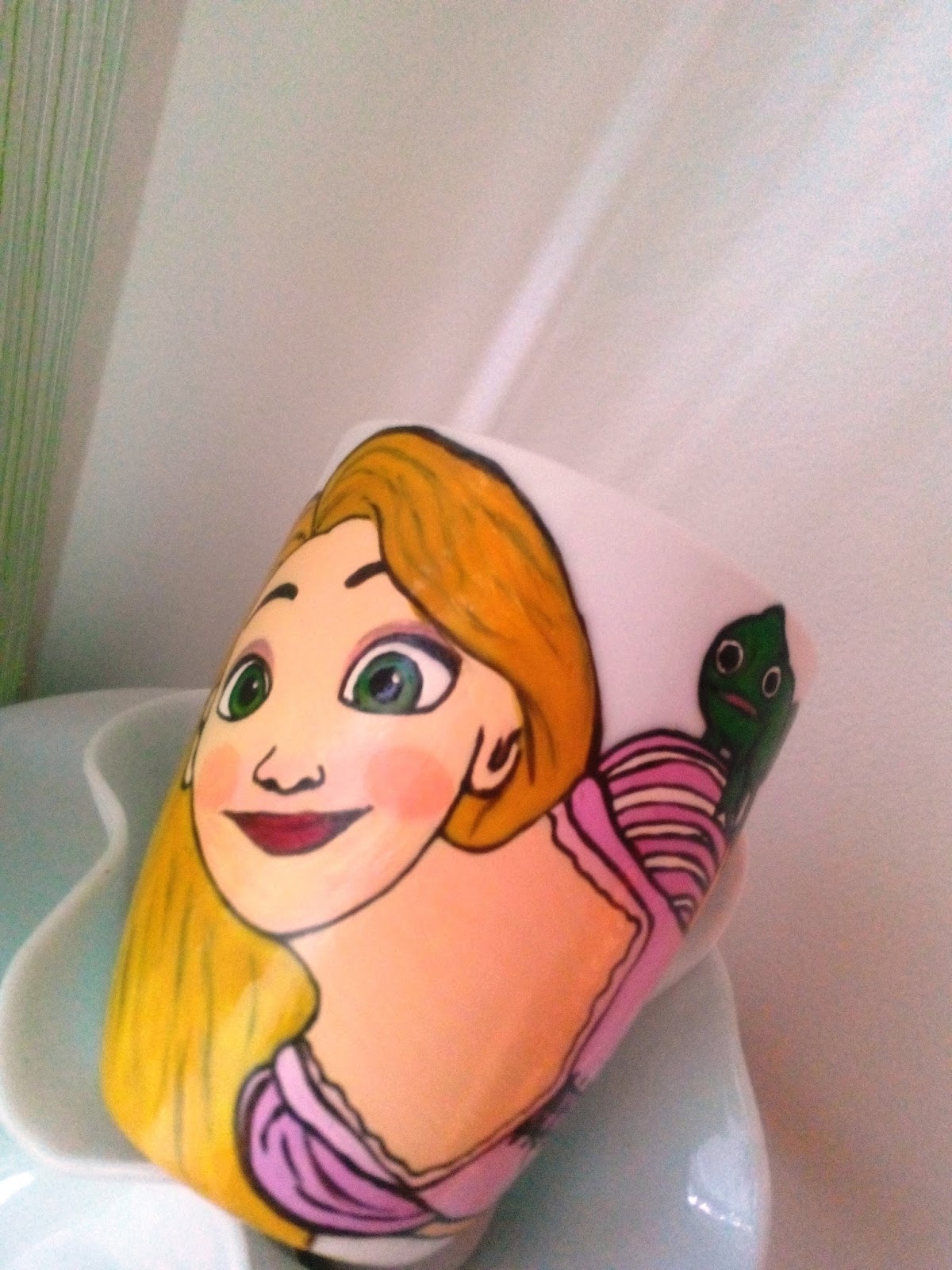 Handmade By Do : Rapunzel painted cup/ Cană pictată -Răpunzel