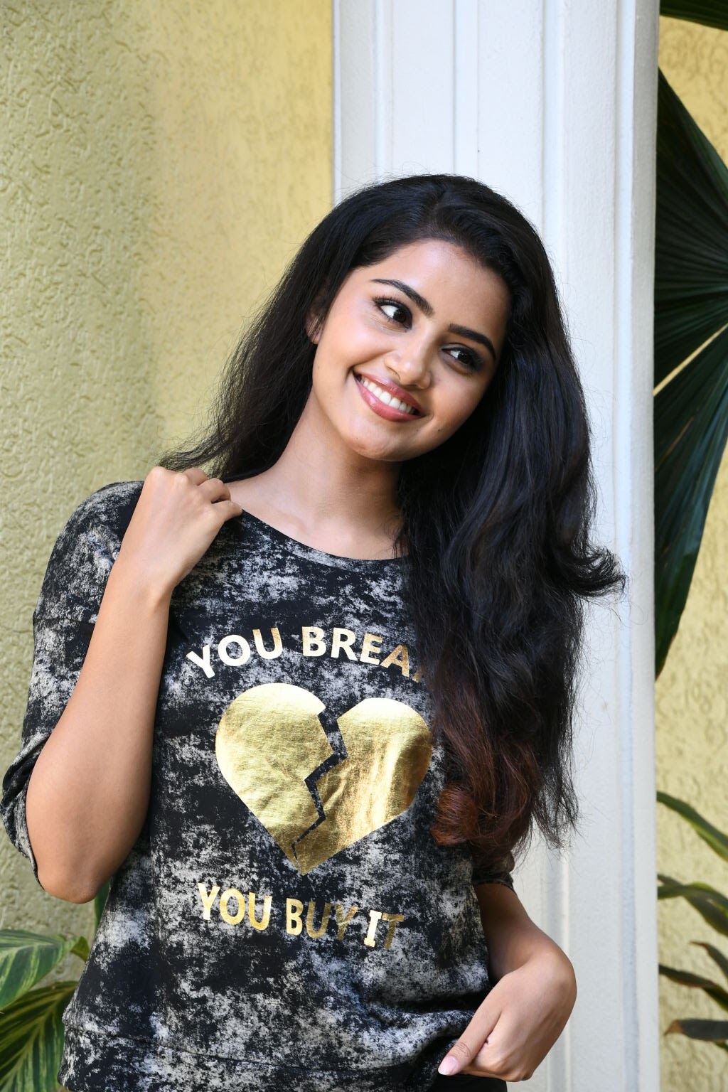 Anupama Parameswar Actress Premam Tollywood Movie Actress Latest Stills ...