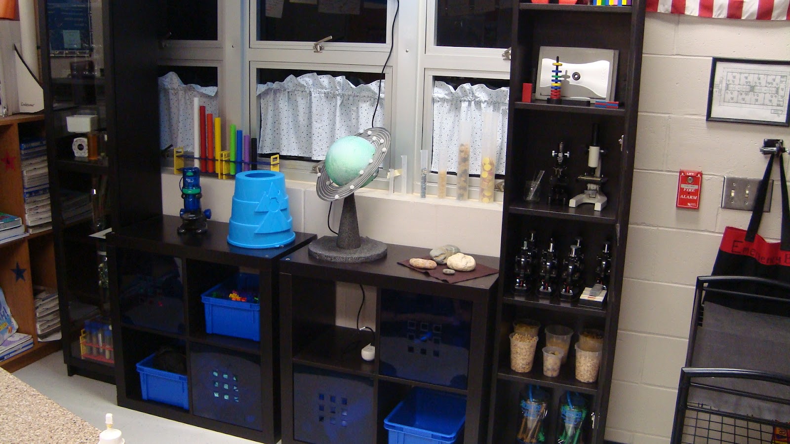 The World Inside My Head: My Classroom: New MythBusters Science Lab!