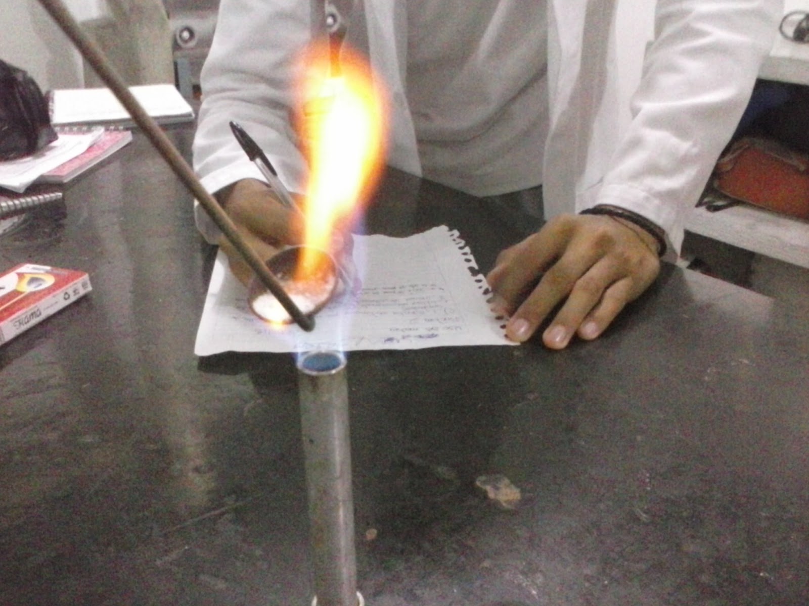 Anecdotas del Laboratorio: Manejo del mechero Bunsen