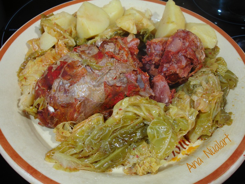 La cocinera de Bétulo: BOTILLO CON COL Y PATATAS