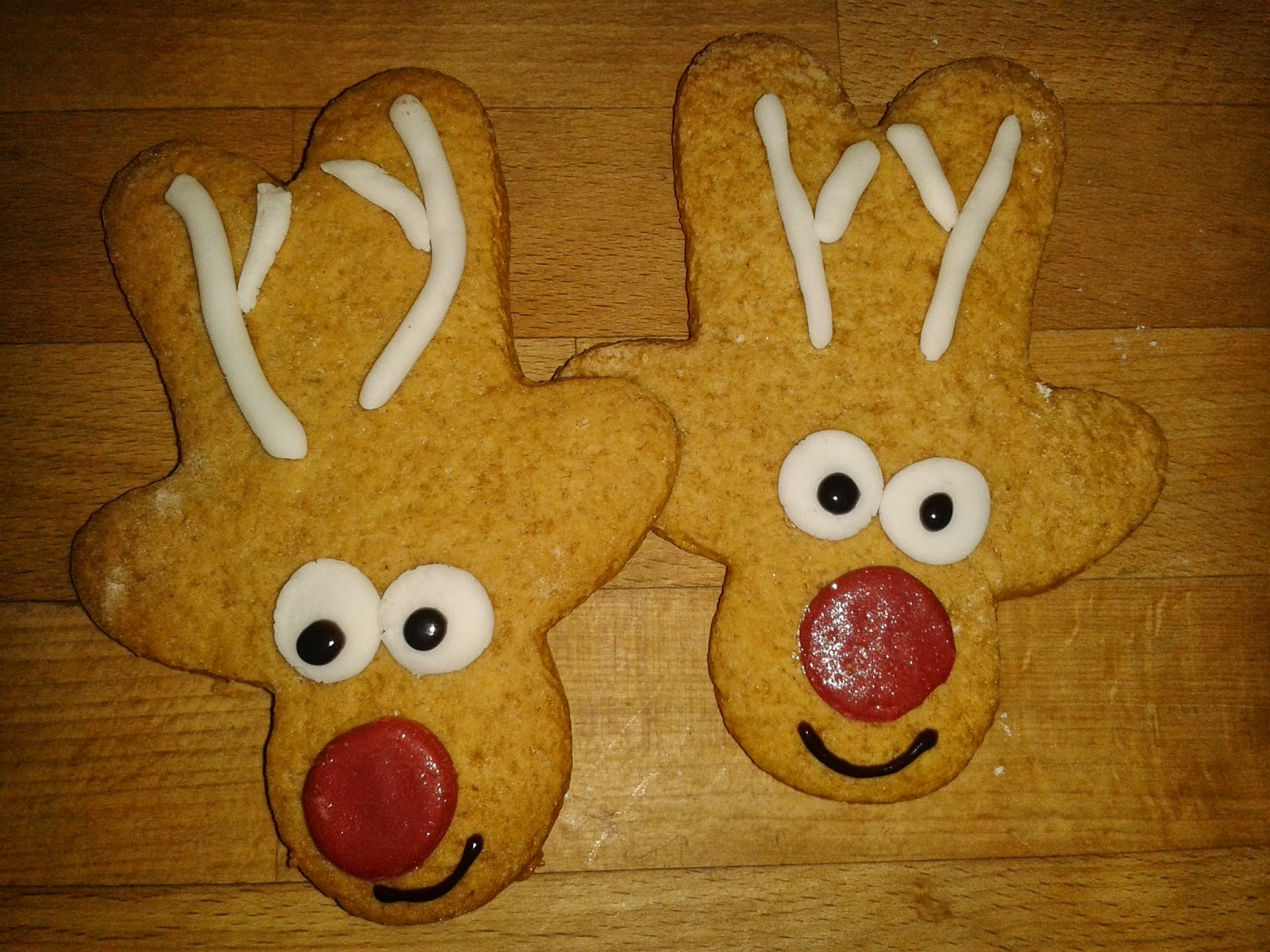 Gem's Crafty Creations!: RECIPE - Gingerbread Men/Reindeer (Be-ro Recipe)