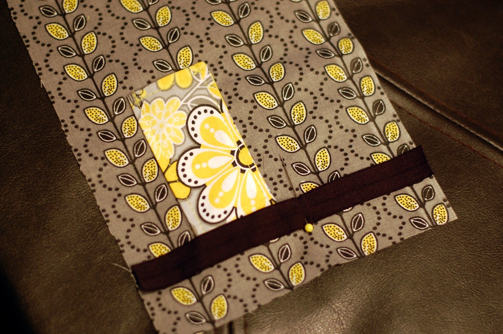 Beth Being Crafty: Fabric covered notebook with pen pocket!