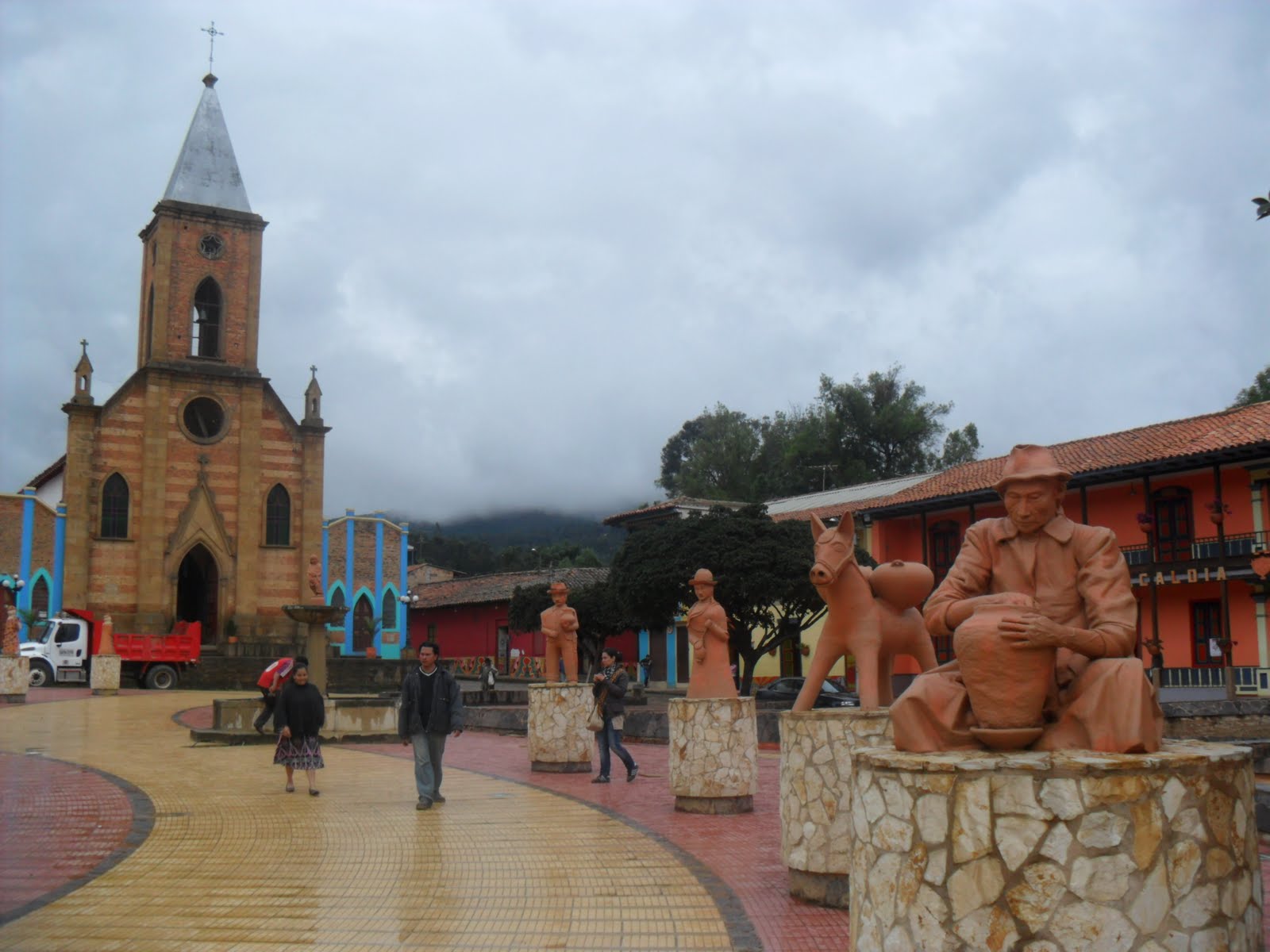 desevillaabogota: Raquira