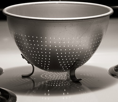 Vintage Homespun: Vintage Colanders