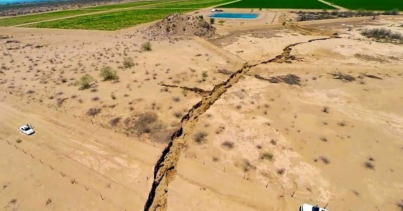 Learning Geology: Giant crack in the Earth in the Sonora state, Mexico
