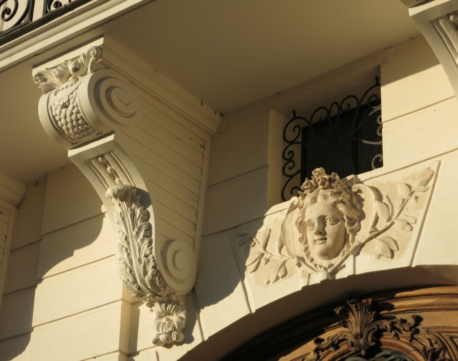 Combien ça porte ?: Balcons - Paris - Consoles métalliques