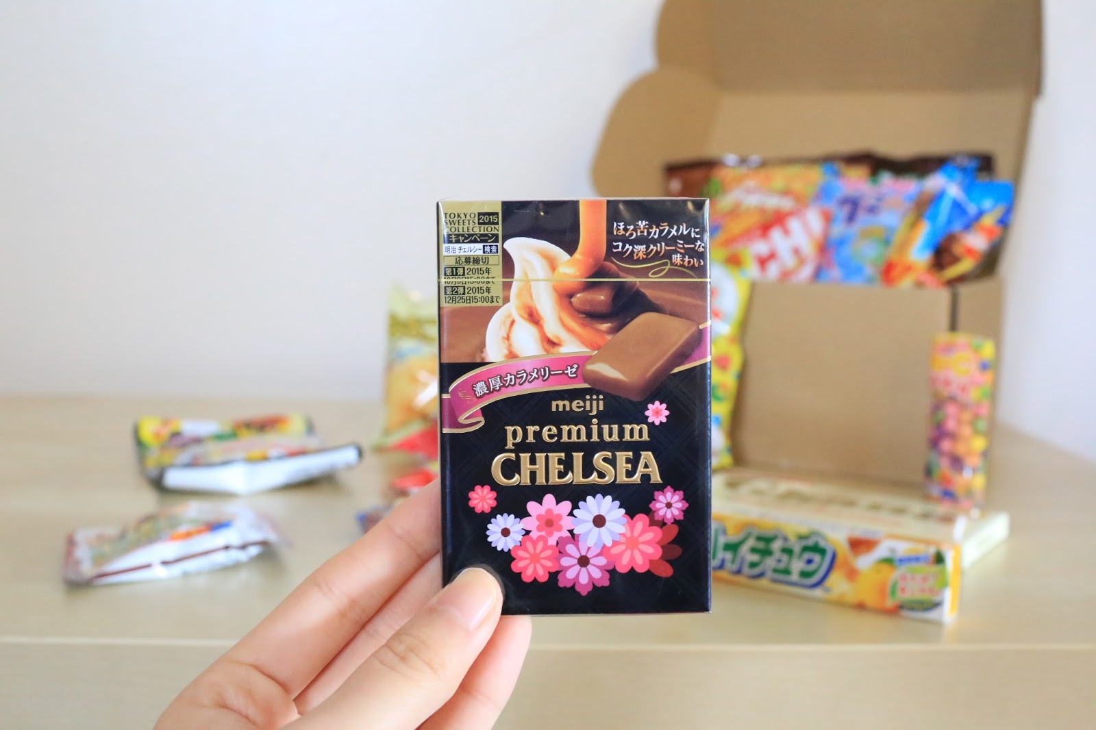 Japanese Foodie: OYATSUBOX PREMIUM DECEMBER 2015 SUBSCRIPTION BOX REVIEW