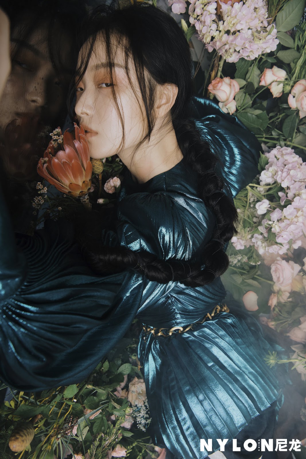 China Entertainment News: Ni Ni poses for photo shoot