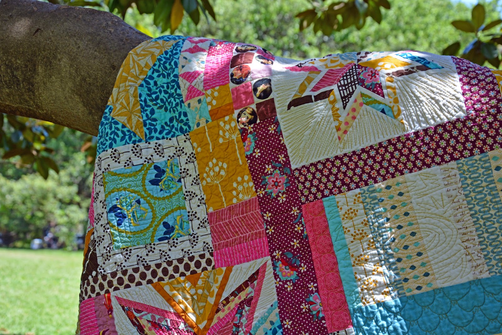 Jaceycraft: FO: Wonky Bee Traveling Quilt