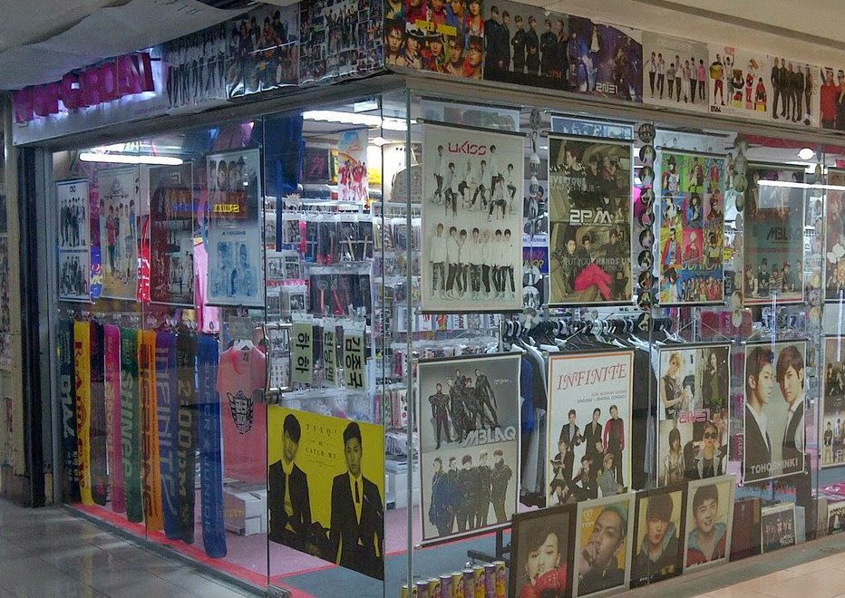 Into The New World 다시 만난 세계: Kedai Kpop di Berjaya Times Square ...