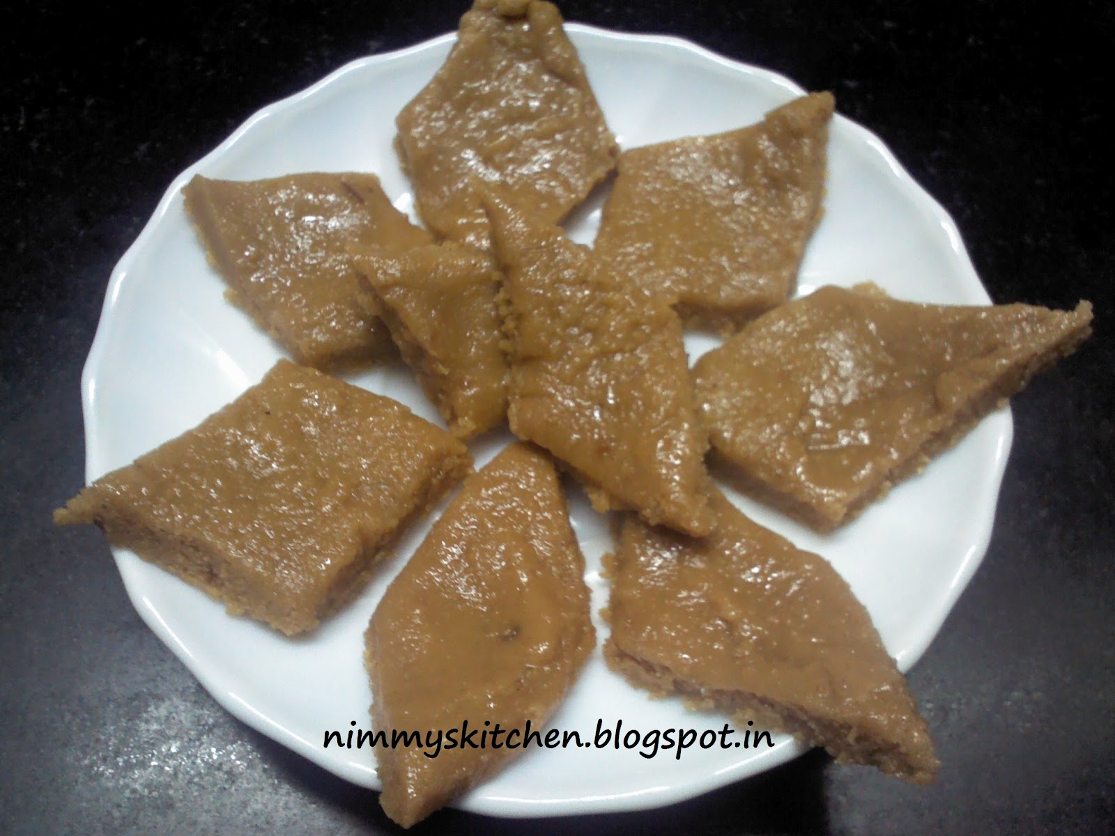 Nimmy's Kitchen: Peda / Khoya Burfi