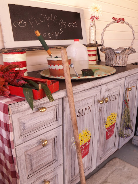SWEET TEA N' SALTY AIR: Discarded bath vanity into a useful garden center!