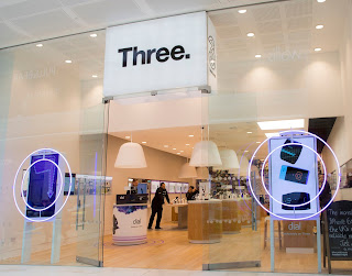 RetailStoreWindows.com: Three Mobile, London