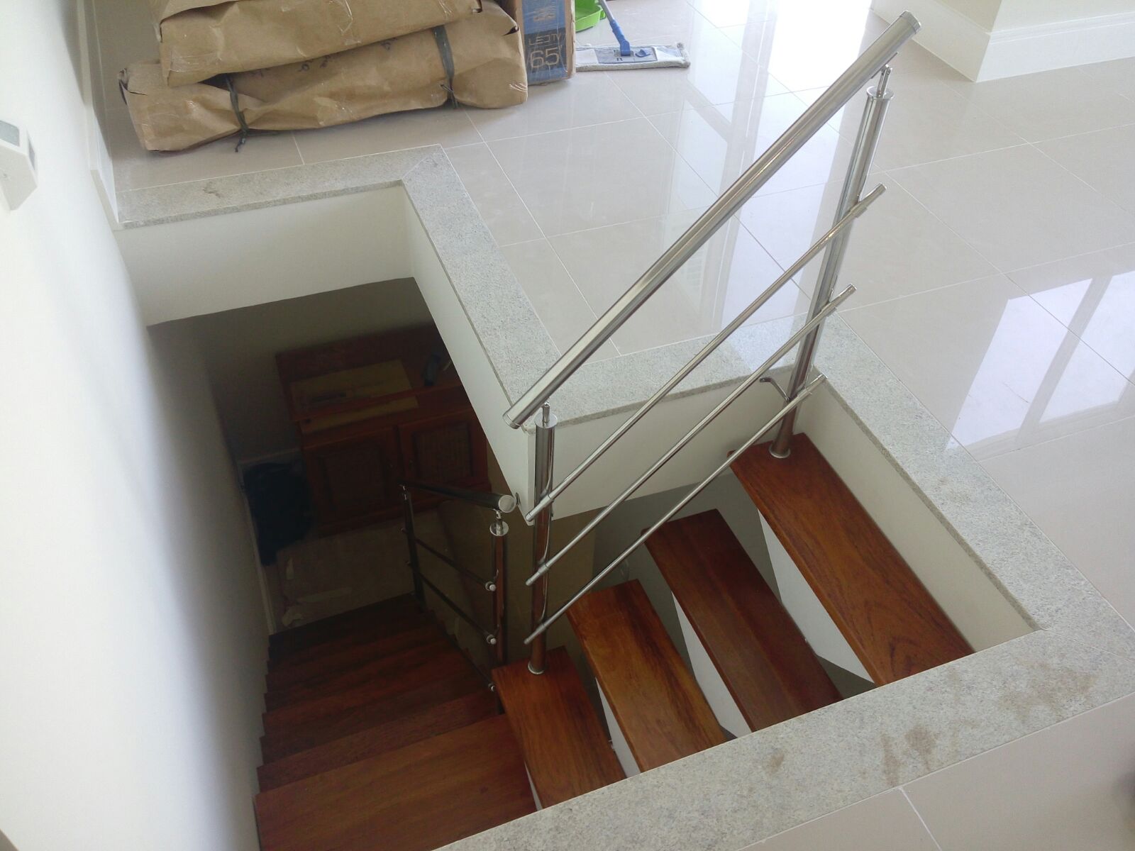 Metal Estilo - Escadas e coberturas: ESCADA EM L COM VIGA CENTRAL ...