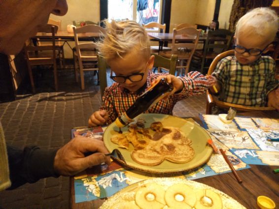 Creaties van Daatje: pannenkoeken eten...