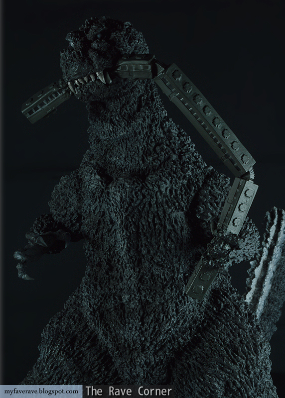 The Rave Corner: X-Plus Toho 30cm Series Godzilla 1954 (Train Biter ...