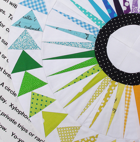 Red Pepper Quilts: New York Beauty Circle of Flying Geese Quilt