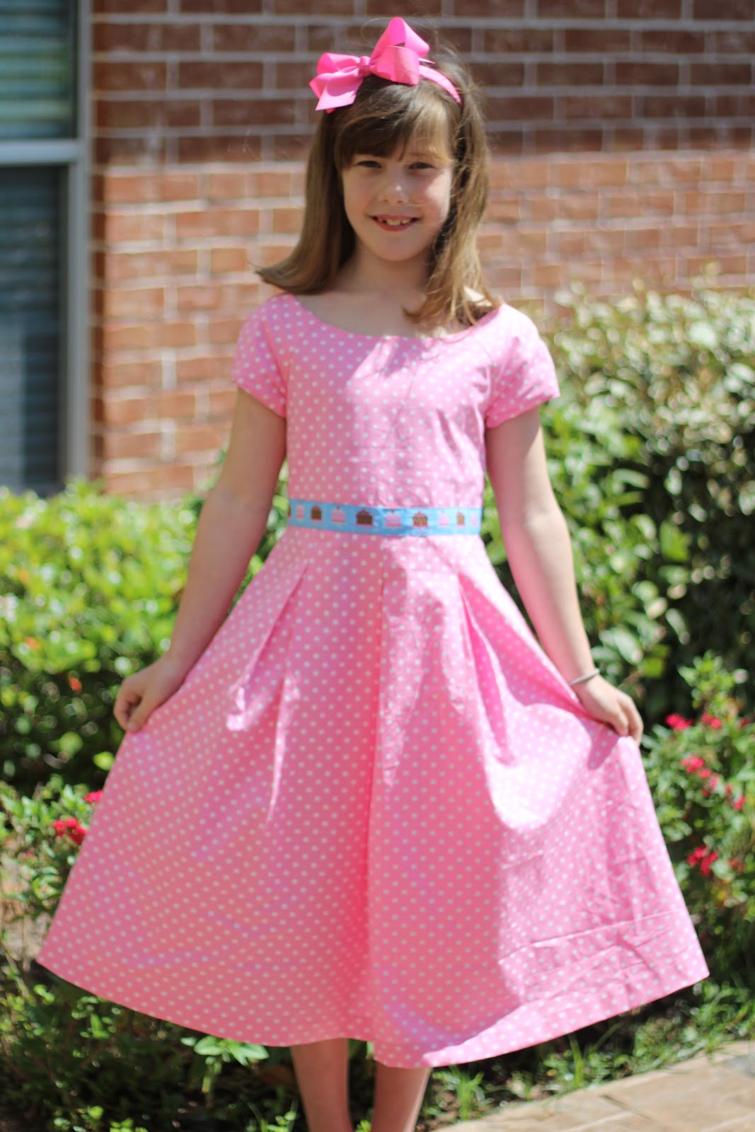 Saint Nolt Sews: Retro Bubble Gum Pink Dress, New Look 6205