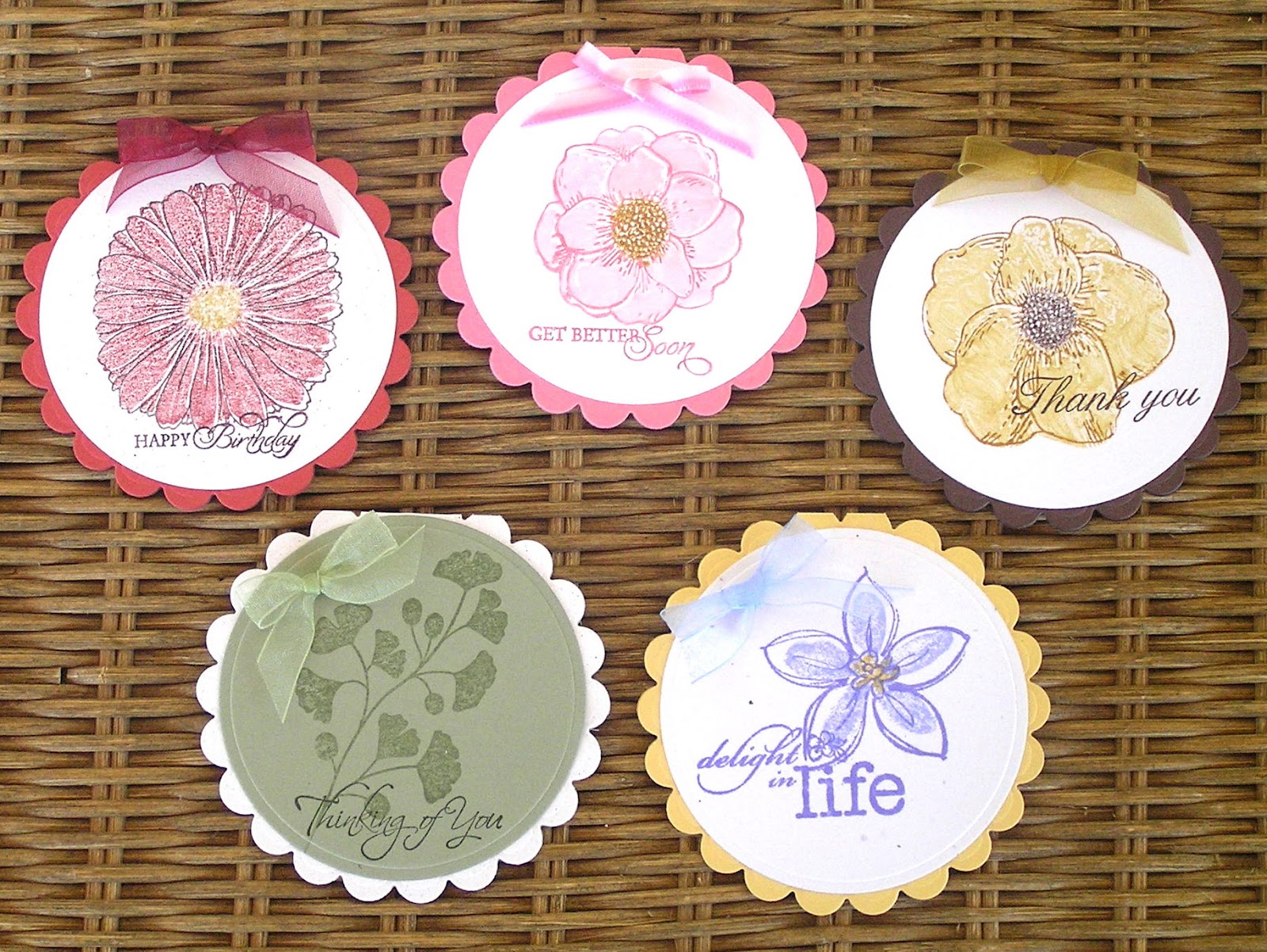 BeeBee Stamps!: Round Cards
