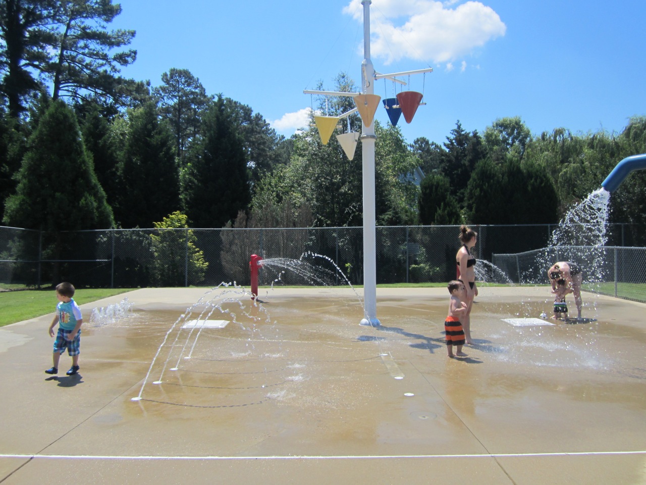 The Stir Crazy Moms' Guide to Durham: Lake Johnson Pool and Sprayground