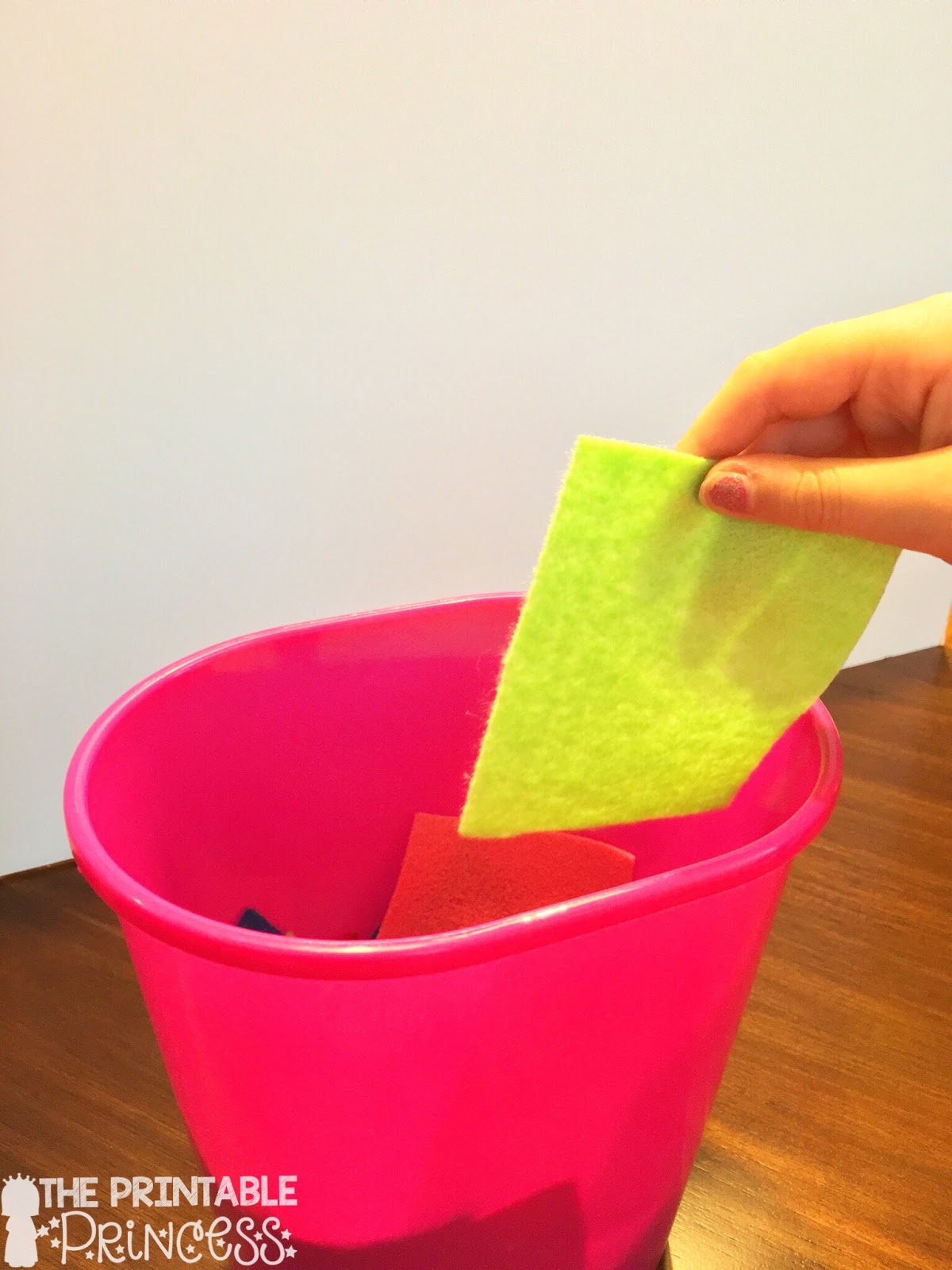 DIY Easy And Cheap Erasers For Whiteboards diy-easy-and-cheap-erasers-for-whiteboards
