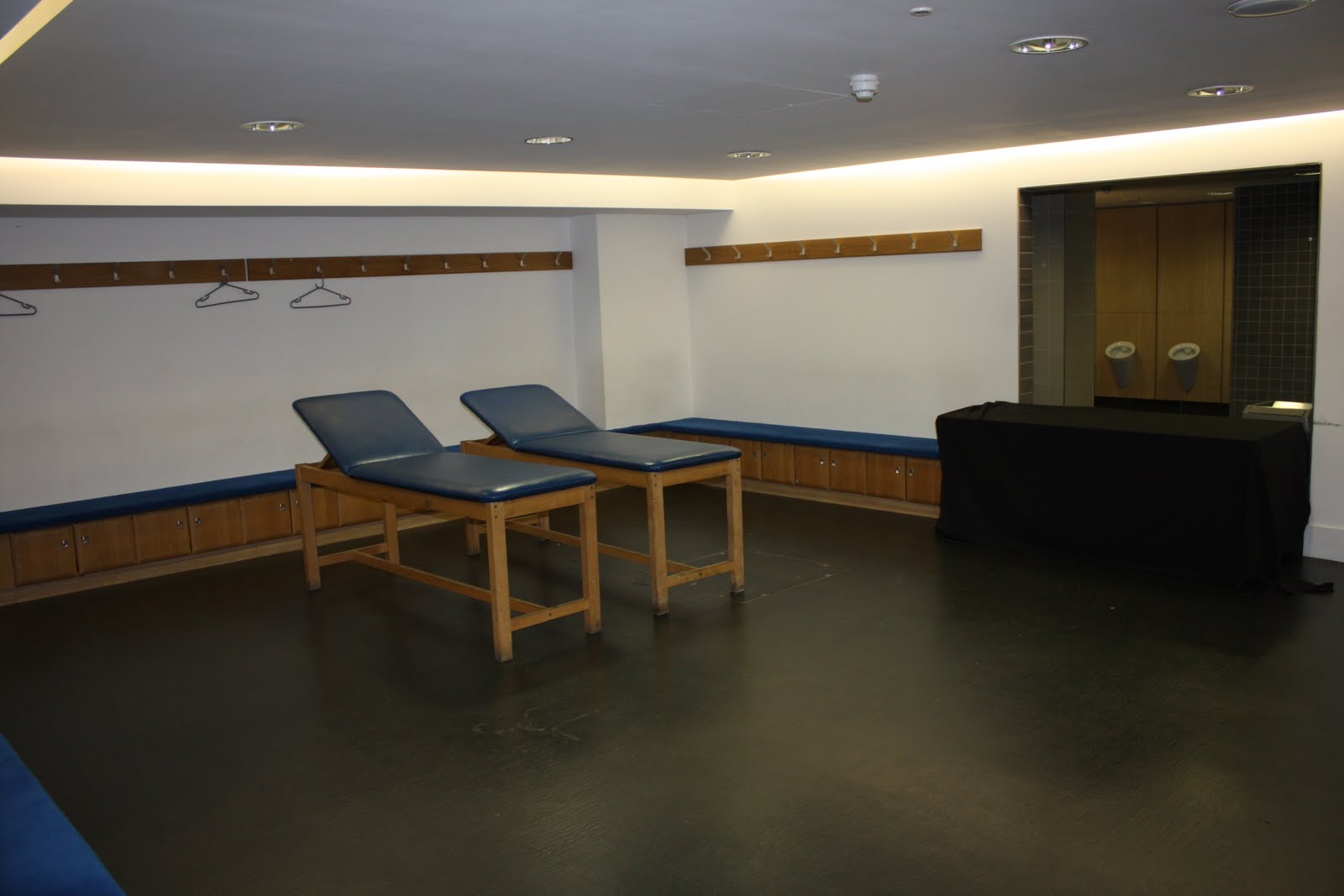 Kansas' visitor locker room is worse than most high school locker room ...