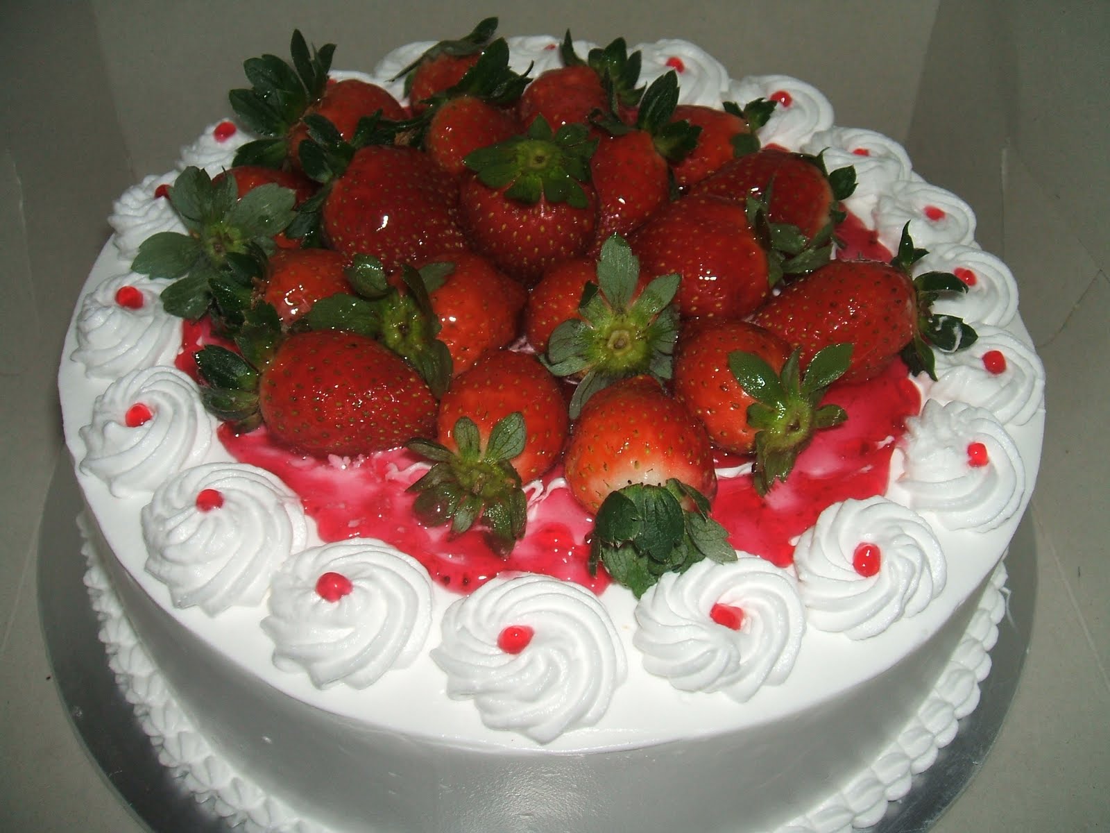 QUEZA FROZEN & BAKERI: KEK STRAWBERRY KE PERLIS