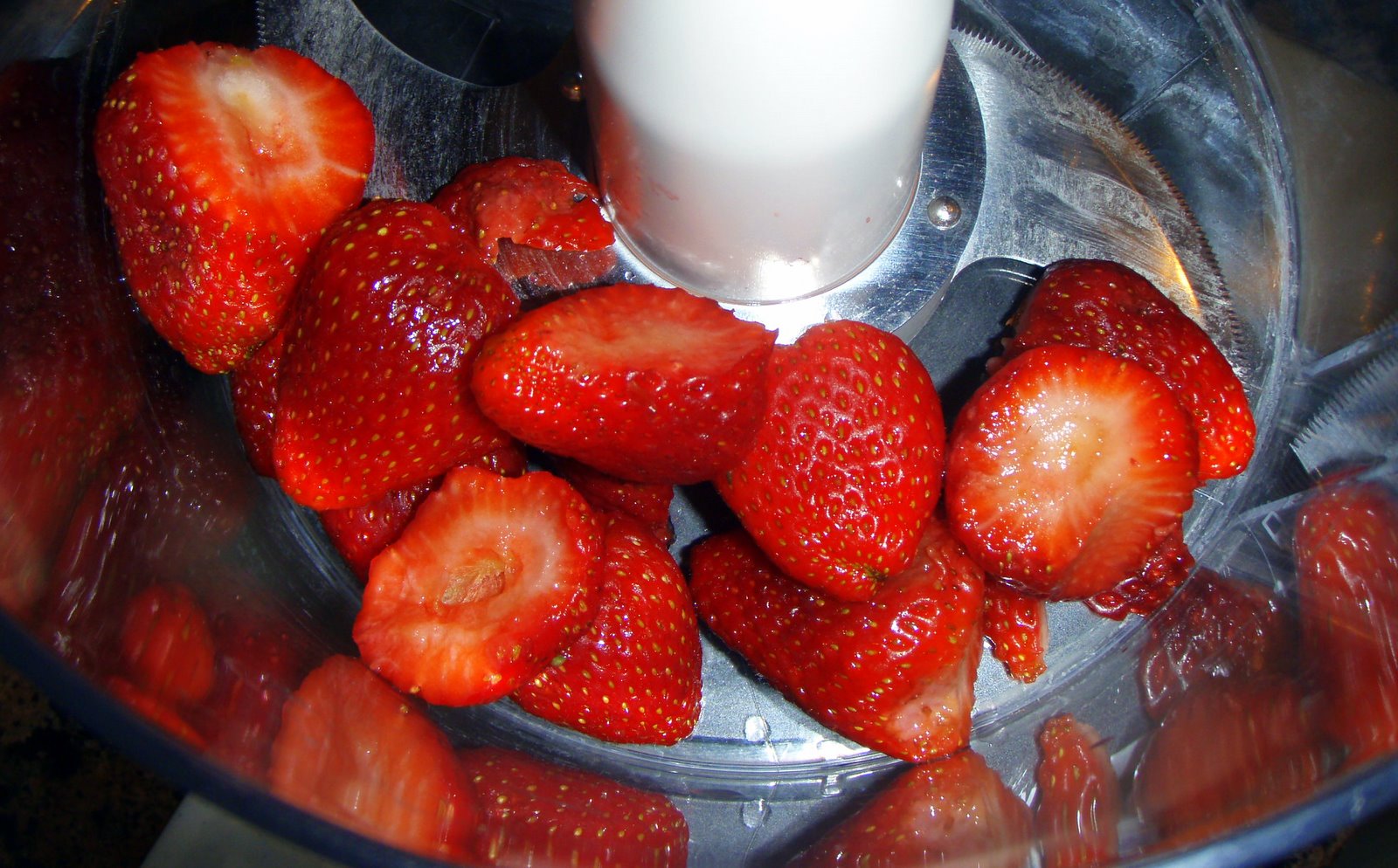 Tasty Makes Happy: Strawberry Yogurt