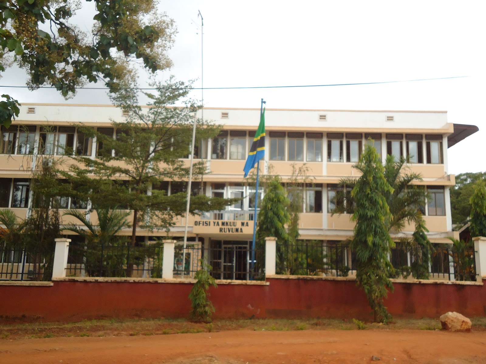 YALIYO JIRI MKOANI RUVUMA NA MKONGWE WA HABARI ADAM NINDI: WAANDISHI WA ...