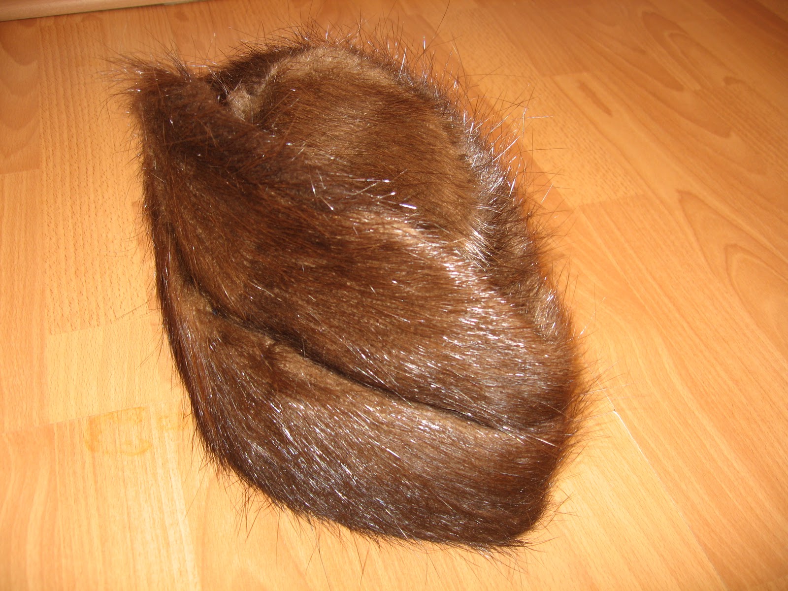 Angry dress: Caciula barbateasca de nurca