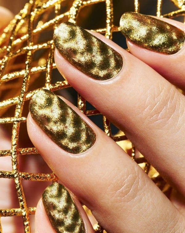 Eye Catchy Magnetic Nail Polish Designs You Will Love To Try