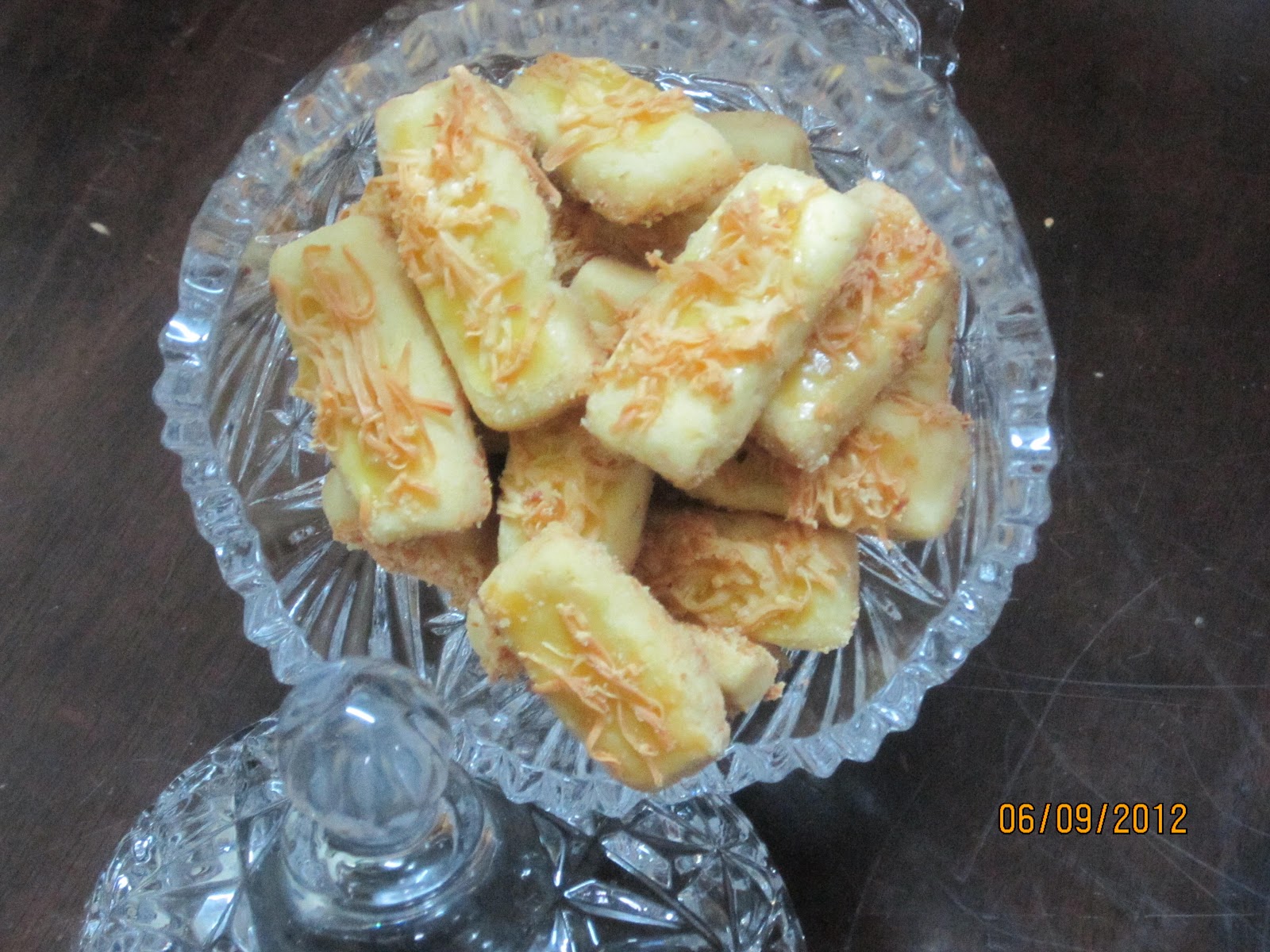 Asmah Wani Nur Amni: Biskut Keju Pipih