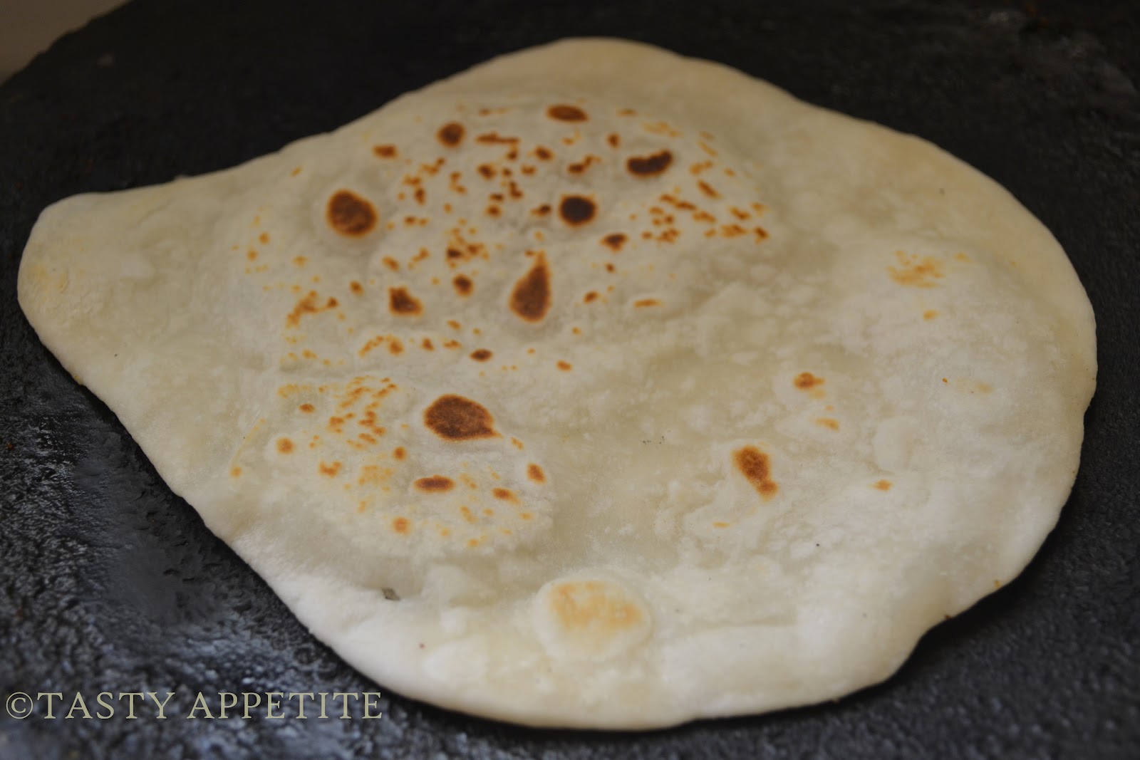How to make Kulchas at home ( yeast free ) / Simple Kulcha recipe ...