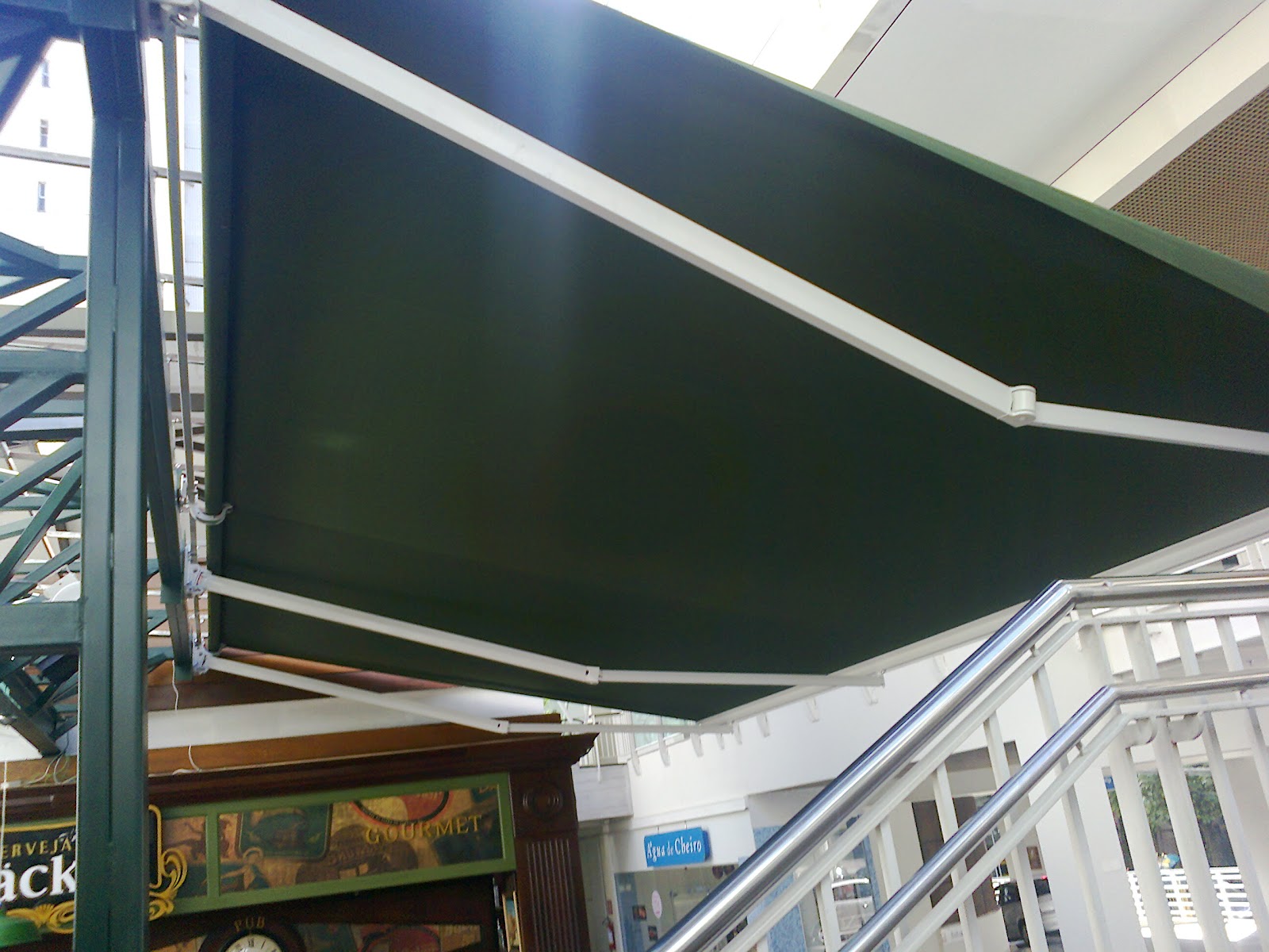 SOF SERRALHERIA OLIVEIRA E FARIA LTDA: ESTRUTURA PARA TOLDO 2