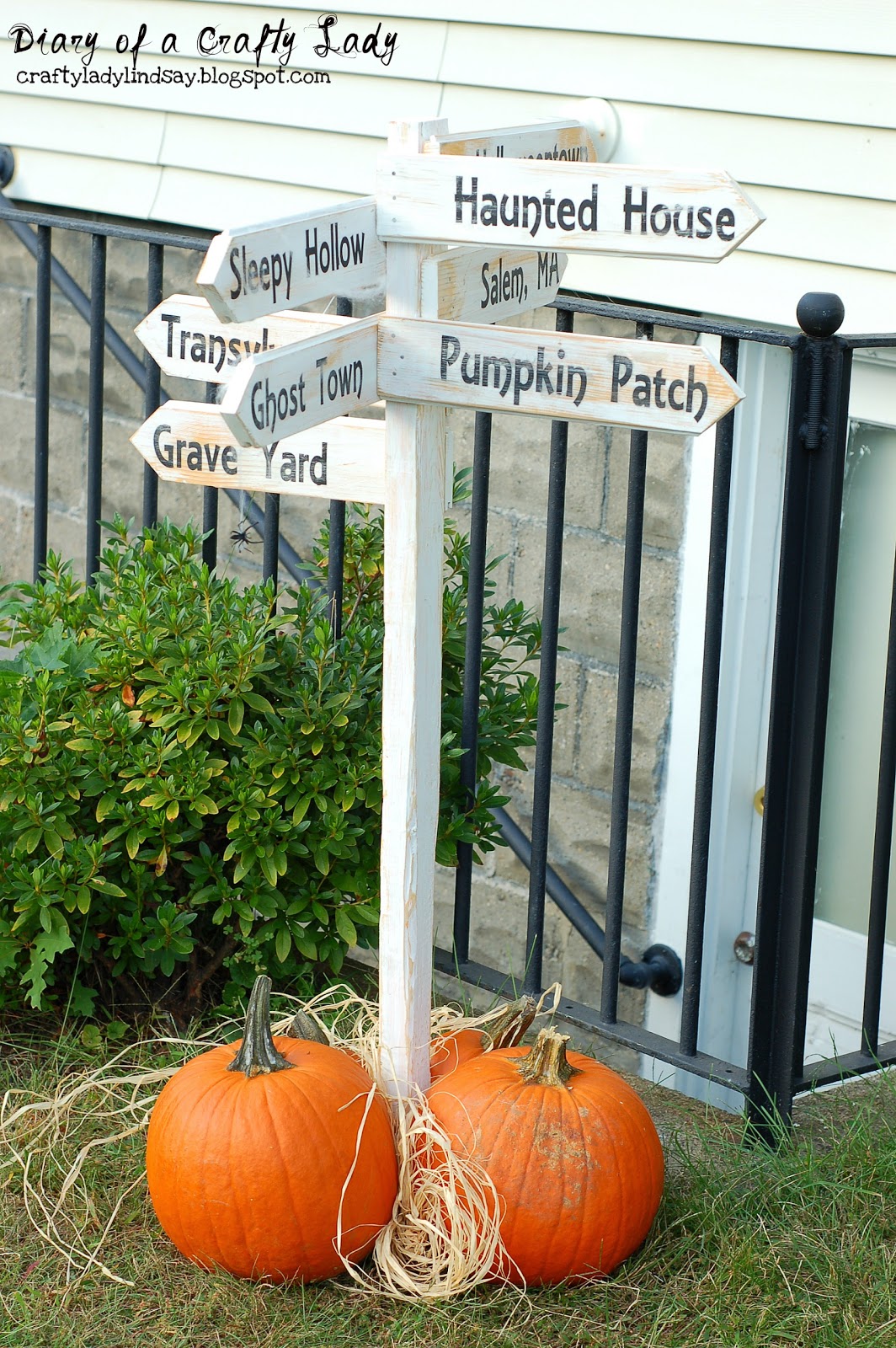Diary of a Crafty Lady: Halloween Directional Wooden Post Sign