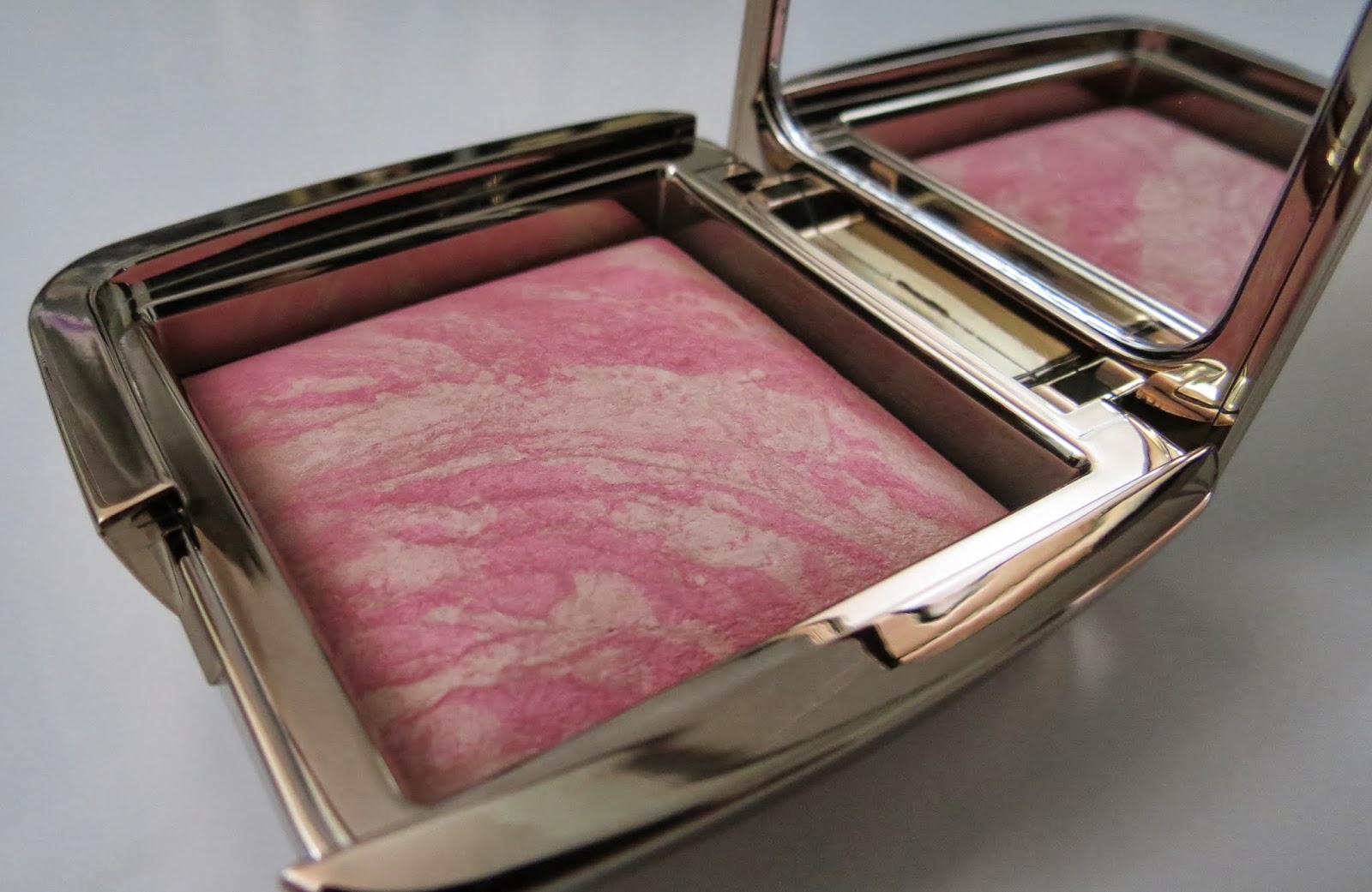 Bianca's Makeup Blog: Hourglass Cosmetics - Ambient Lighting Blush ...