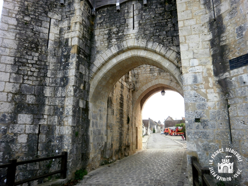 LA FRANCE MEDIEVALE: PROVINS (77) - Remparts médiévaux